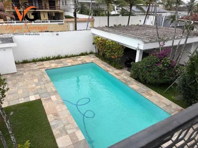 Casa / Sobrado para Venda em Guarujá/SP Enseada 5 Quartos