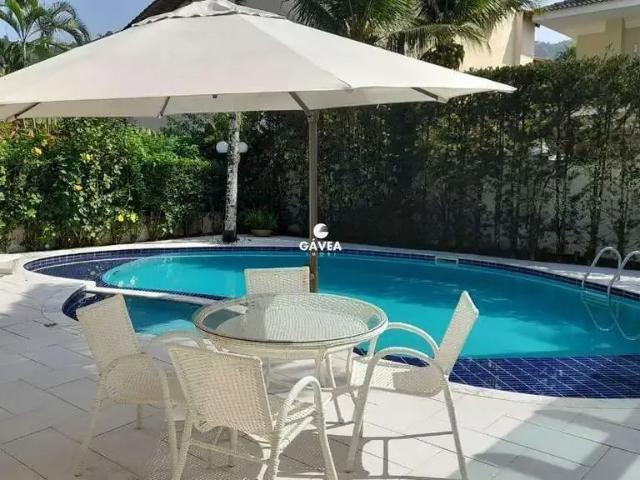 Casa / Sobrado para Venda em Guarujá/SP Enseada 5 Quartos