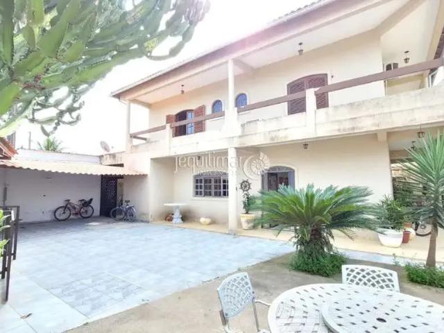 Casa / Sobrado para Venda em Guarujá/SP Enseada 5 Quartos