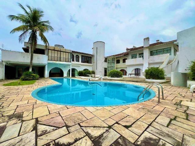 Casa / Sobrado para Venda em Guarujá/SP Enseada 7 Quartos