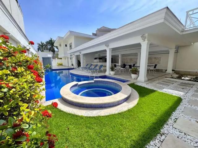 Casa / Sobrado para Venda em Guarujá/SP Enseada 10 Quartos