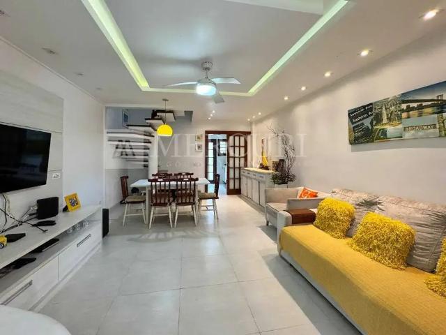 Casa / Sobrado para Venda em Guarujá/SP Enseada 2 Quartos