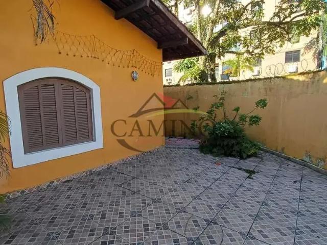 Casa / Sobrado para Venda em Guarujá/SP Enseada 2 Quartos