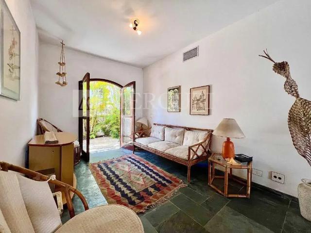 Casa / Sobrado para Venda em Guarujá/SP Enseada 3 Quartos