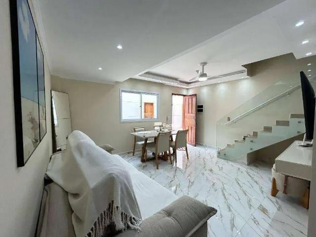 Casa / Sobrado para Venda em Guarujá/SP Enseada 3 Quartos