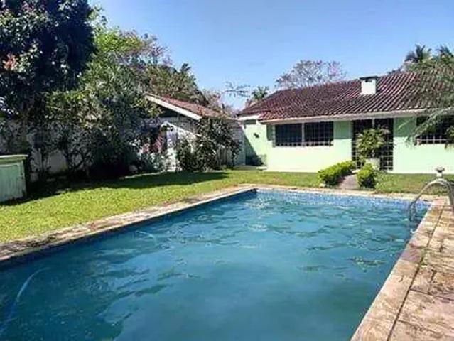 Casa / Sobrado para Venda em Guarujá/SP Enseada 3 Quartos