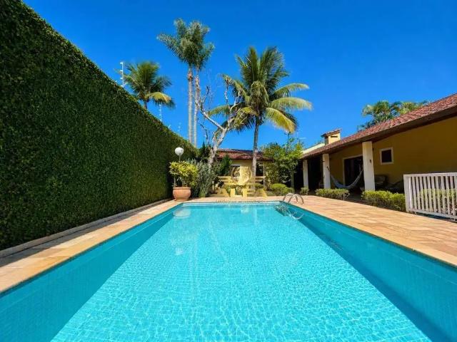Casa / Sobrado para Venda em Guarujá/SP Enseada 3 Quartos
