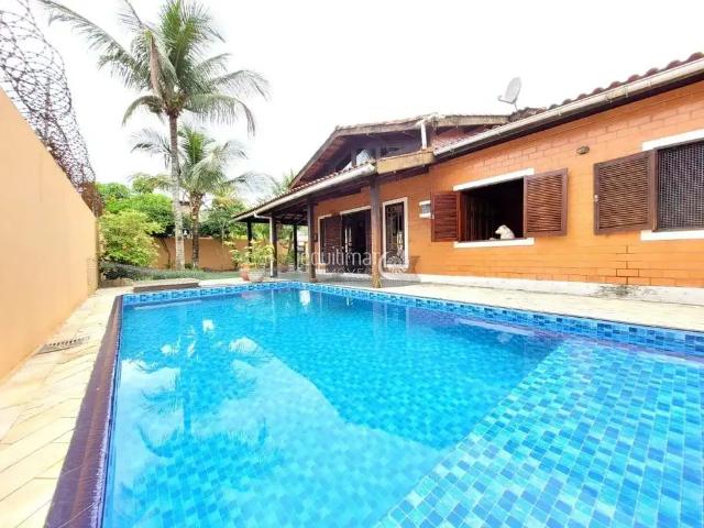 Casa / Sobrado para Venda em Guarujá/SP Enseada 3 Quartos