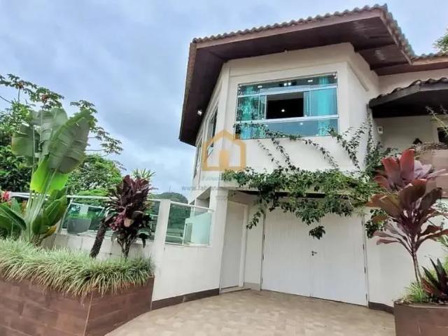 Casa / Sobrado para Venda em Guarujá/SP Enseada 3 Quartos
