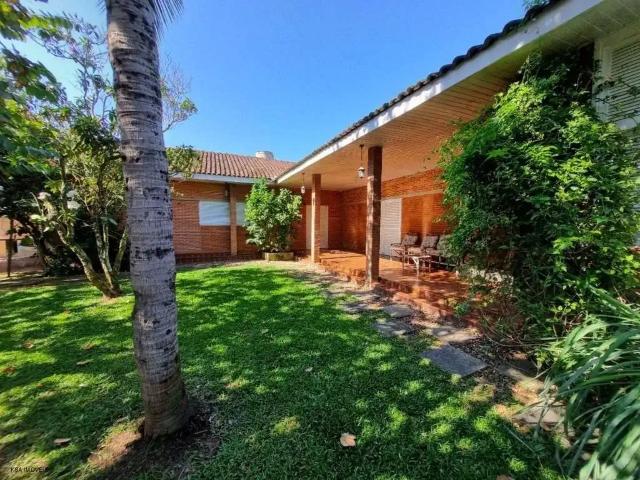 Casa / Sobrado para Venda em Guarujá/SP Enseada 3 Quartos