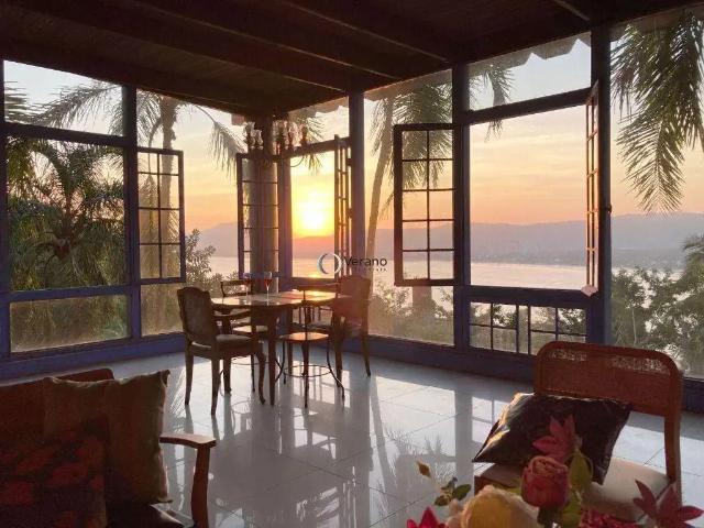 Casa / Sobrado para Venda em Guarujá/SP Enseada 3 Quartos