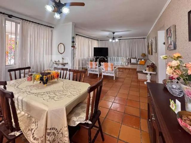 Casa / Sobrado para Venda em Guarujá/SP Enseada 3 Quartos