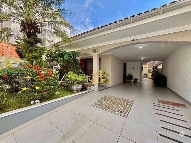 Casa / Sobrado para Venda em Guarujá/SP Enseada 3 Quartos