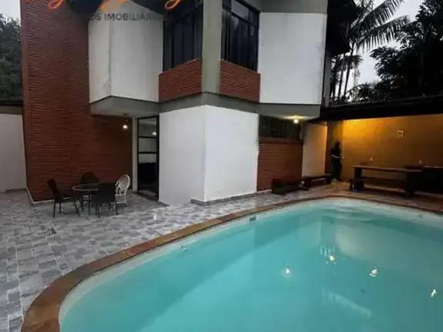 Casa / Sobrado para Venda em Guarujá/SP Enseada 3 Quartos