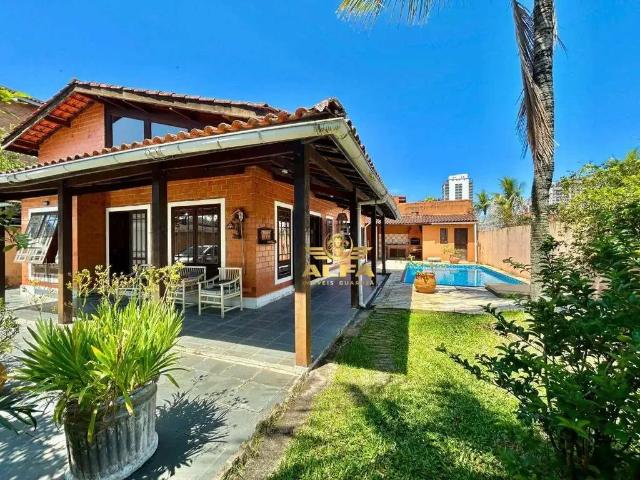 Casa / Sobrado para Venda em Guarujá/SP Enseada 3 Quartos