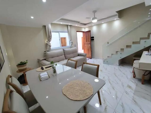 Casa / Sobrado para Venda em Guarujá/SP Enseada 3 Quartos