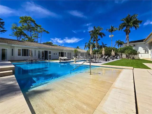 Casa / Sobrado para Venda em Guarujá/SP Jardim Acapulco 11 Quartos