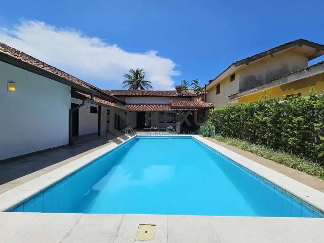 Casa / Sobrado para Venda em Guarujá/SP Jardim Acapulco 4 Quartos