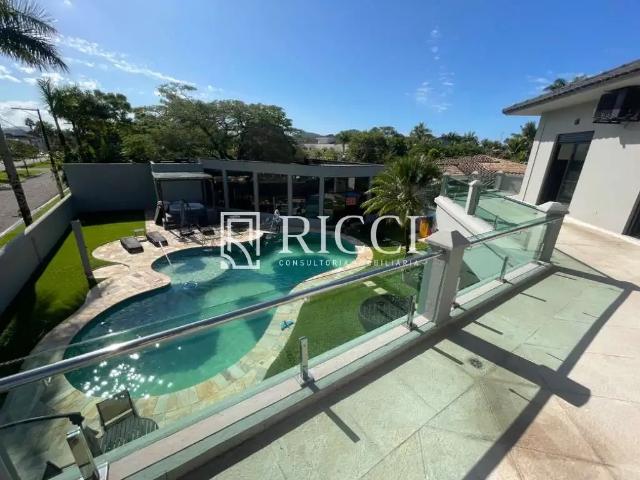 Casa / Sobrado para Venda em Guarujá/SP Jardim Acapulco 5 Quartos