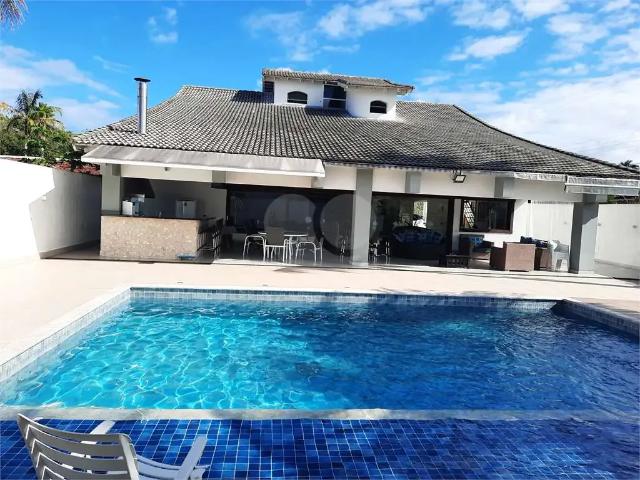 Casa / Sobrado para Venda em Guarujá/SP Jardim Acapulco 5 Quartos
