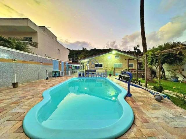 Casa / Sobrado para Venda em Guarujá/SP Jardim Guaiuba 5 Quartos