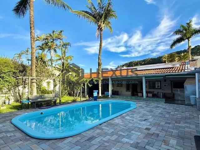 Casa / Sobrado para Venda em Guarujá/SP Jardim Guaiuba 5 Quartos