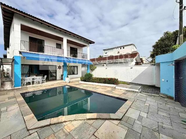 Casa / Sobrado para Venda em Guarujá/SP Jardim Virgínia 4 Quartos