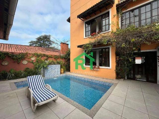 Casa / Sobrado para Venda em Guarujá/SP Tombo 5 Quartos
