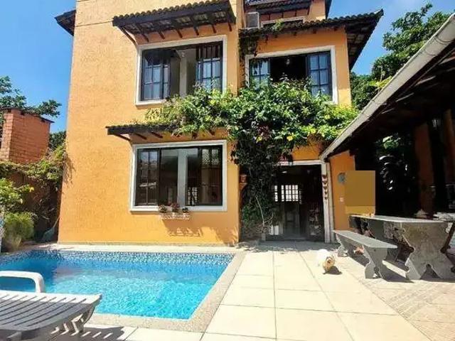 Casa / Sobrado para Venda em Guarujá/SP Tombo 5 Quartos