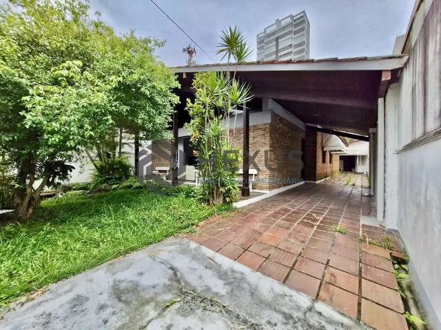 Casa / Sobrado para Venda em Guarujá/SP Tombo 6 Quartos