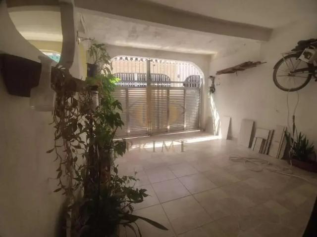 Casa / Sobrado para Venda em Guarujá/SP Vicente de Carvalho 2 Quartos