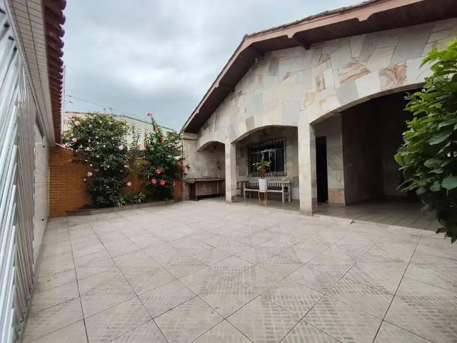 Casa / Sobrado para Venda em Guarujá/SP Vicente de Carvalho 3 Quartos