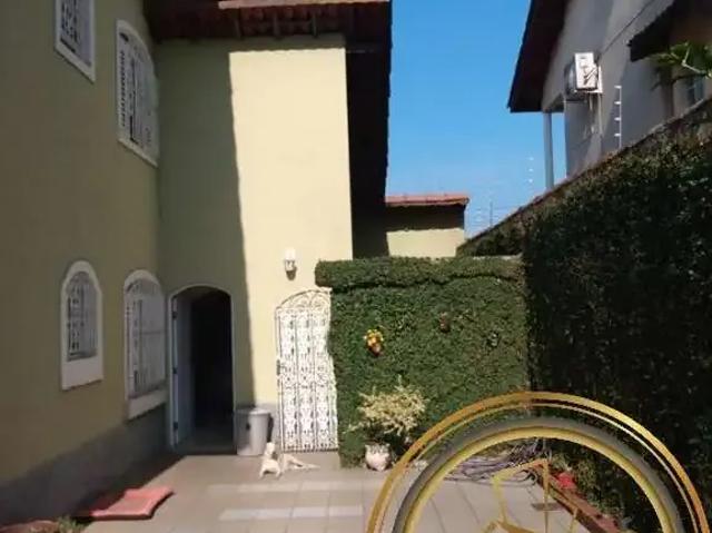 Casa / Sobrado para Venda em Guarulhos/SP Vila Galvão 3 Quartos