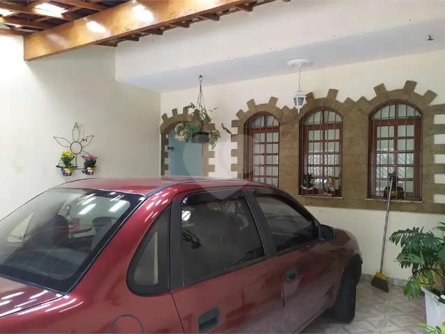 Casa / Sobrado para Venda em Guarulhos/SP Vila Galvão 3 Quartos