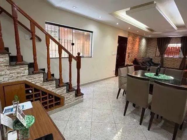 Casa / Sobrado para Venda em Guarulhos/SP Jardim Santa Mena 4 Quartos