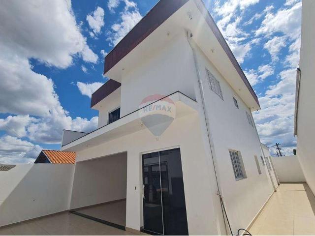 Casa / Sobrado para Venda em Holambra/SP Parque Residencial Imigrantes 3 Quartos