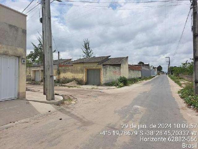 Casa / Sobrado para Venda em Horizonte/CE Diadema 2 Quartos