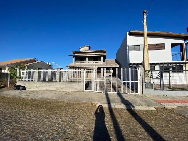 Casa / Sobrado para Venda em Içara/SC Balneário Rincão 4 Quartos