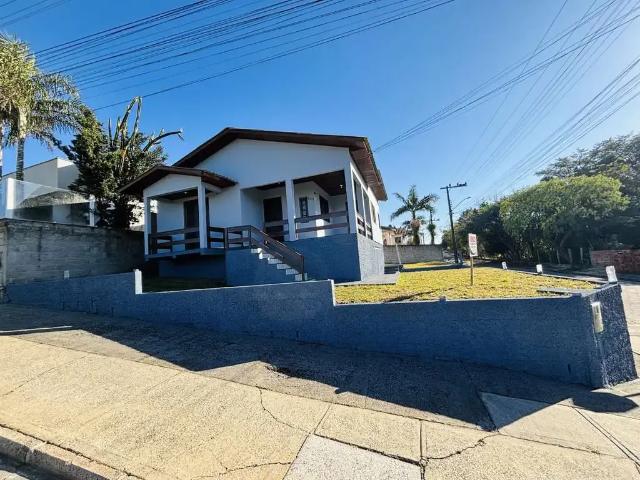 Casa / Sobrado para Venda em Içara/SC Raichaski 3 Quartos