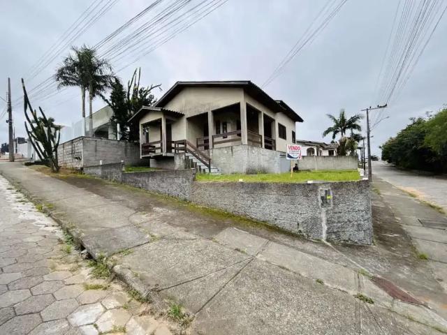 Casa / Sobrado para Venda em Içara/SC Raichaski 3 Quartos