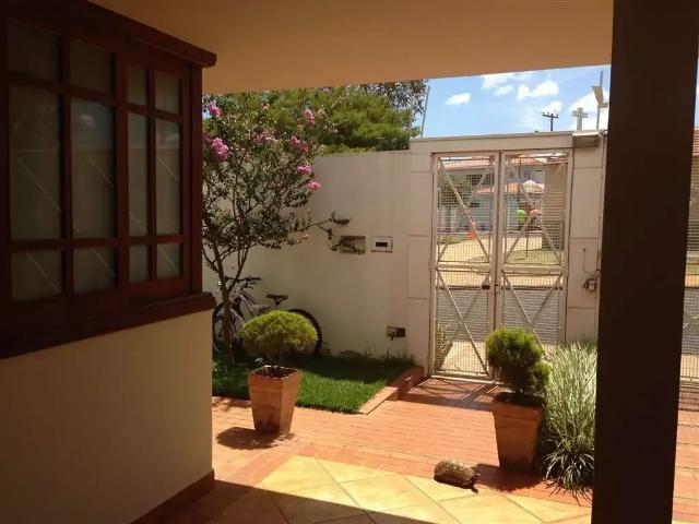 Casa / Sobrado para Venda em Ibaté/SP Jardim Menzani 3 Quartos
