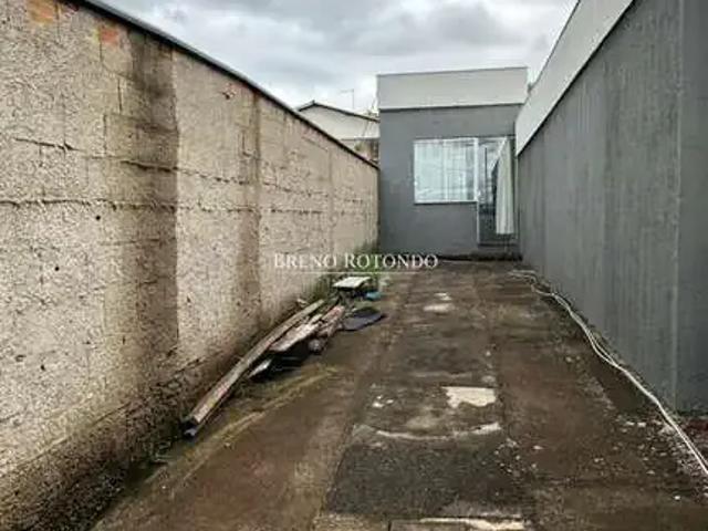 Casa / Sobrado para Venda em Igarapé/MG Canarinho 2 Quartos