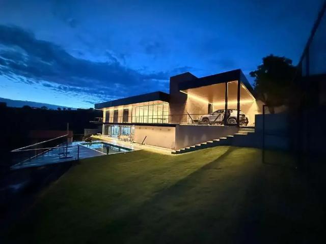 Casa / Sobrado para Venda em Igaratá/SP Centro 3 Quartos