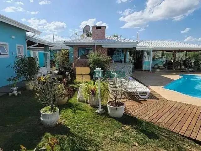 Casa / Sobrado para Venda em Igaratá/SP Centro 4 Quartos