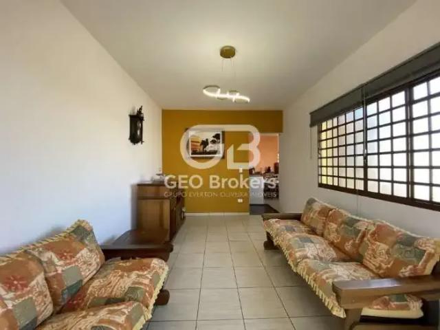 Casa / Sobrado para Venda em Igaratá/SP Centro 4 Quartos