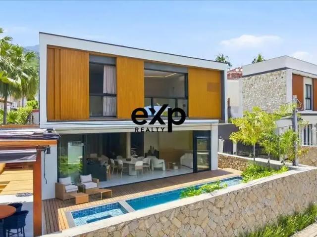 Casa / Sobrado para Venda em Ilhabela/SP Engenho D'Água 4 Quartos