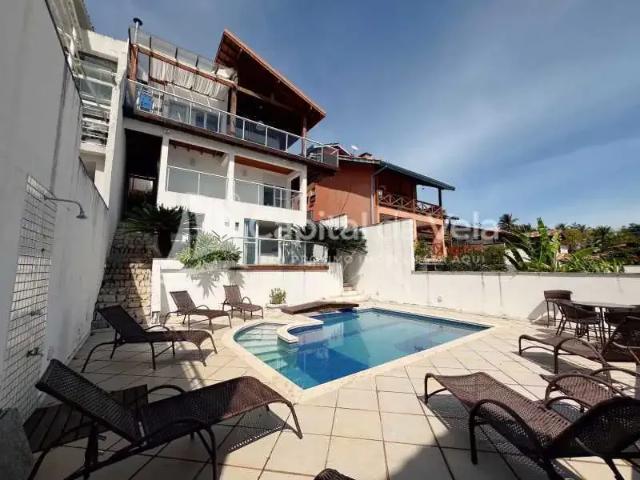 Casa / Sobrado para Venda em Ilhabela/SP Itaguassú 4 Quartos