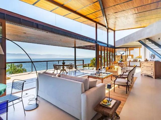 Casa / Sobrado para Venda em Ilhabela/SP Pacuíba 5 Quartos