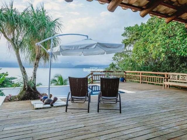 Casa / Sobrado para Venda em Ilhabela/SP Perequê 5 Quartos