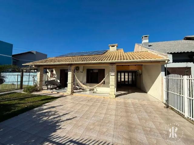 Casa / Sobrado para Venda em Imbé/RS Centro 3 Quartos